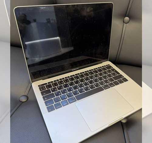 Apple macbook pro a1708