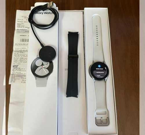 Умные часы Samsung Galaxy Watch 4 Silver 40mm