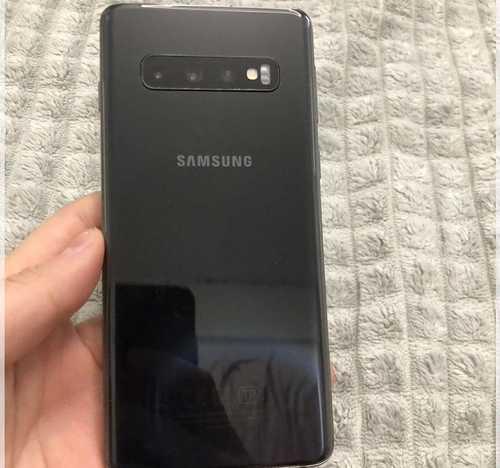 Samsung Galaxy S10, 8/128 ГБ