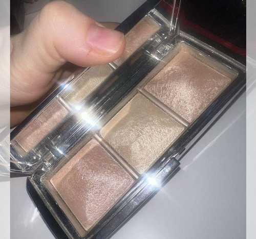 Hourglass Metallic strobe lighting palette