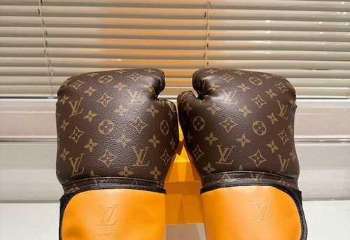 Боксерские перчатки Louis Vuitton