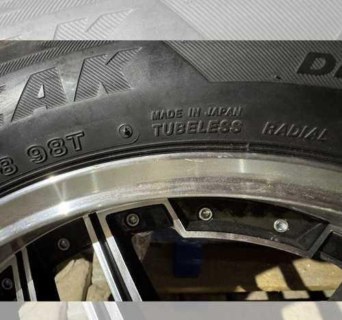 Bridgestone Blizzak DM-V2 225/55 R18