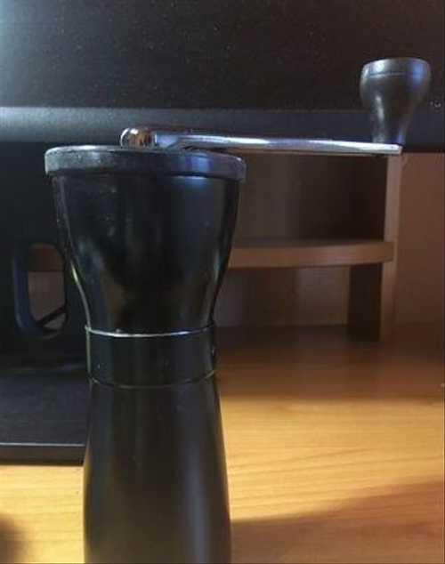 Кофемолка ручная Hario Mini-Slim Pro grinder