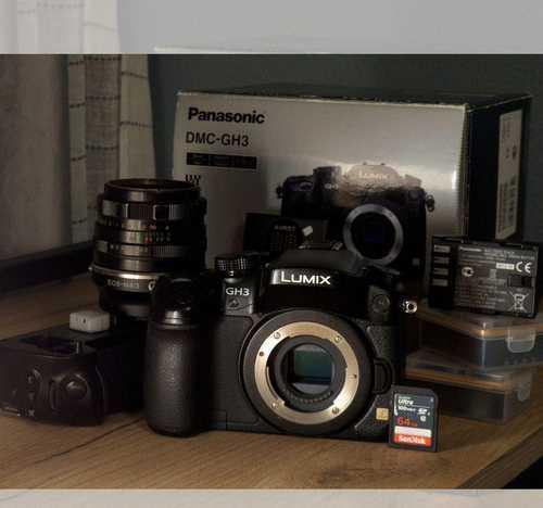 Panasonic Lumix GH3   комплект