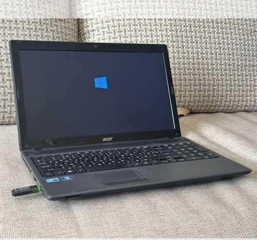 Ноутбук Acer Aspire 5733