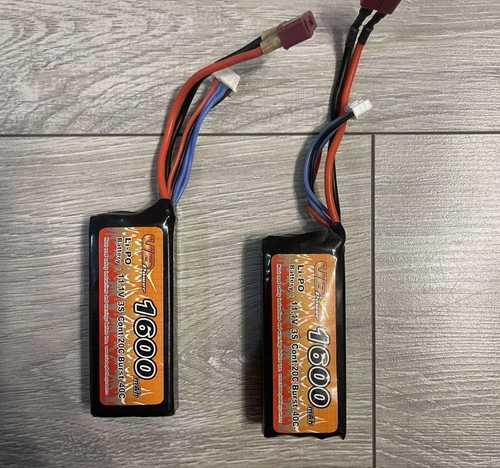 Аккамулятор на Т vbpower lipo 11,1V 1600MAH