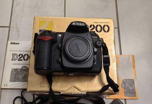 Nikon d200 с батарейным блоком