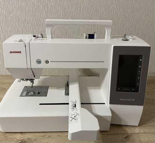Швейная машина Janome Memory Craft 550E