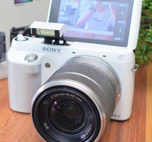 Sony Alpha NEX-F3