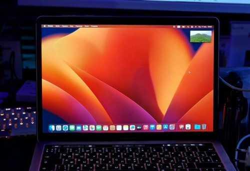 Apple MacBook Pro touch bar