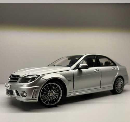 Mercedes C63 AMG 1:18 AutoArt