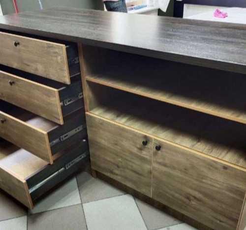 Стол для магазина цветов