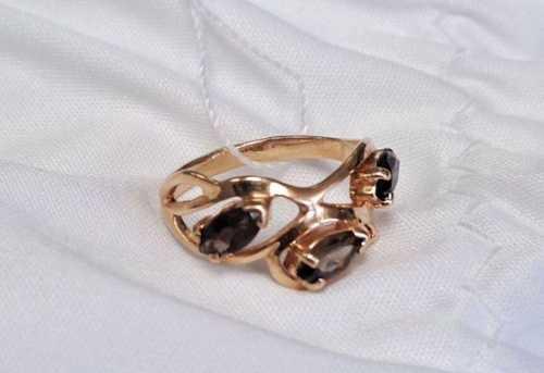 Золотое кольцо с дымчатым кварцем 15,5 размер
