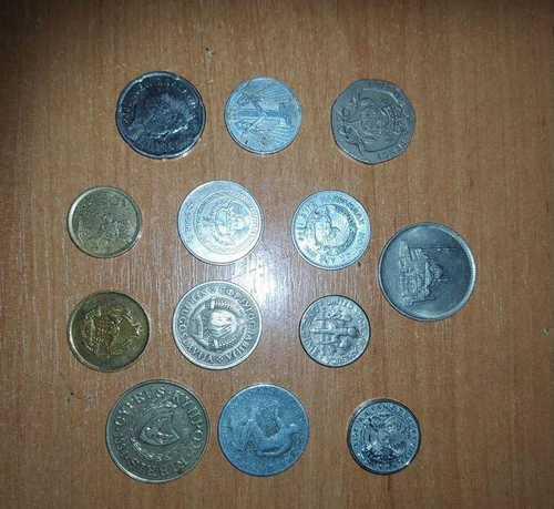 Набор монет из 13 стран