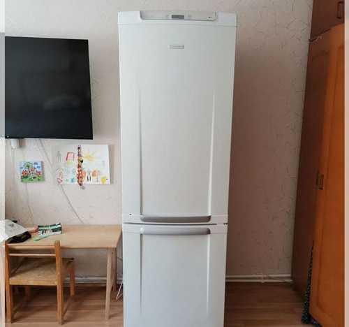 Холодильник electrolux erb 36402 w