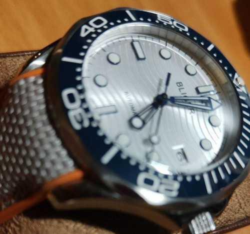 Часы Seamaster