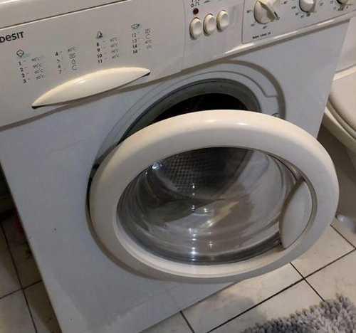 Стиральная машина с сушкой Indesit WDS 1045