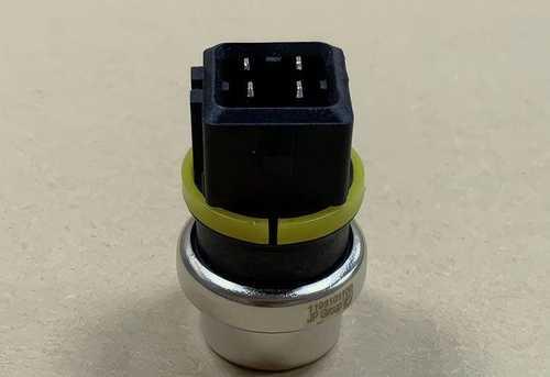 Датчик температуры желтый 4 pin Passat B4 (Jp Grou