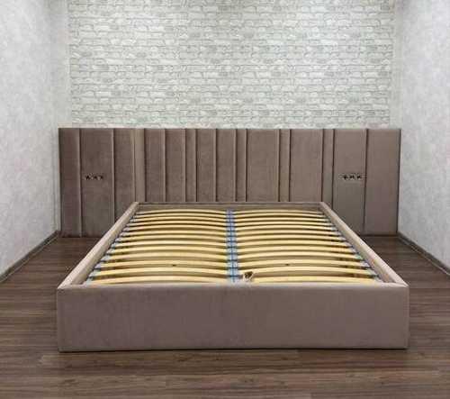 Кровать с мягкой панелью