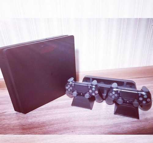 Sony PS4 slim и 80 игр