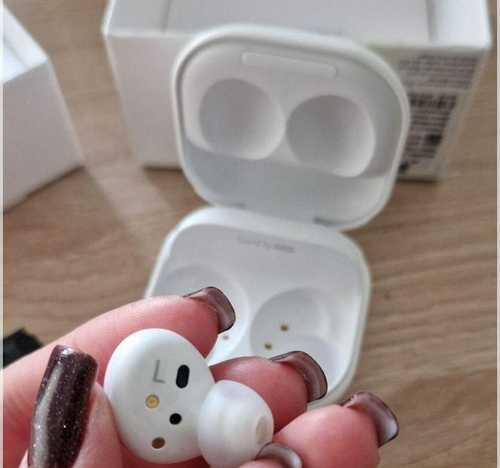 Левый наушник samsung galaxy buds 2