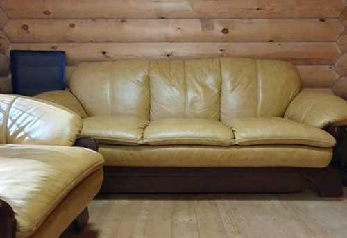 Комплект кожаной мебели (диван+кресло)