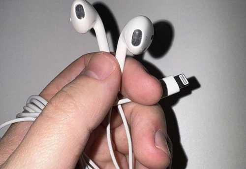 Наушники Apple EarPods lightning
