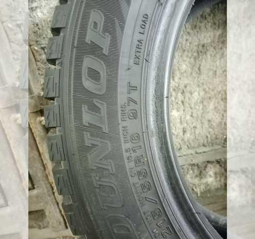 Dunlop SP Winter Ice 02 215/55 R16 75