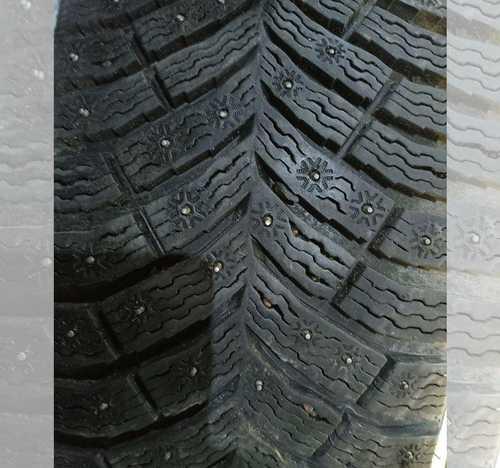 Michelin X-Ice North 4 215/65 R16