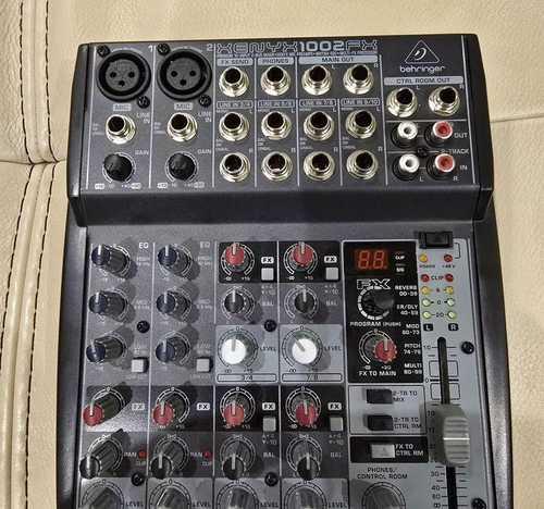 Микшерный пульт Behringer Xenyx 1002 FX