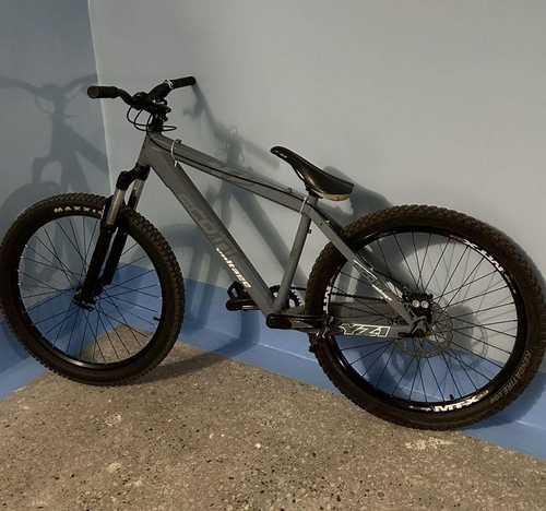 Велосипед MTB street dirt scott voltage yz-1