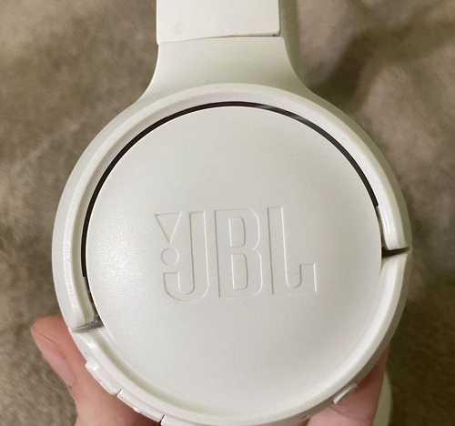 Беспроводные наушники jbl tune500bt белого цвета