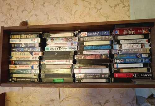 DVD диски и кассеты