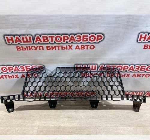 Решетка в бампер LADA Vesta седан 2017