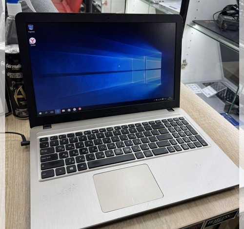 Игровой Asus F540 4ядра/8/1000/MX110/2gb/15.6