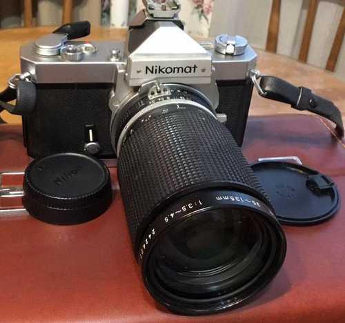 Nikon Nikomat FT N  zoom-Nikkor 35-135mm/3,3-4,5