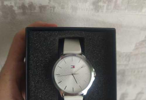 Часы Tommy Hilfiger