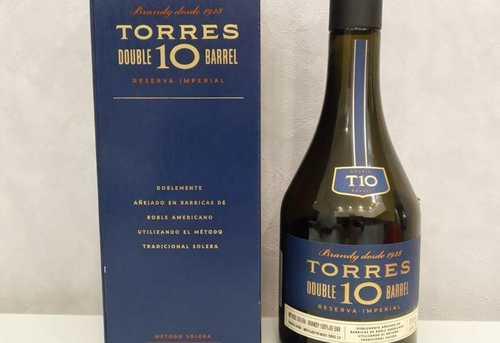 Пустая бутылка и коробка Torres Double 10 Barrel