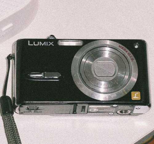 Цифровая мыльница Panasonic Lumix DMC-FX9 (2005)