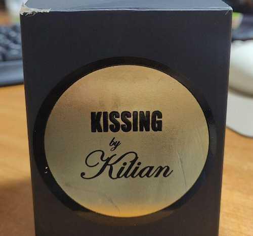 Парфюмированная вода Kilian Kissing Burns