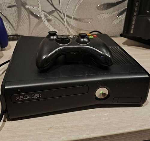 Приставка Xbox 360 S