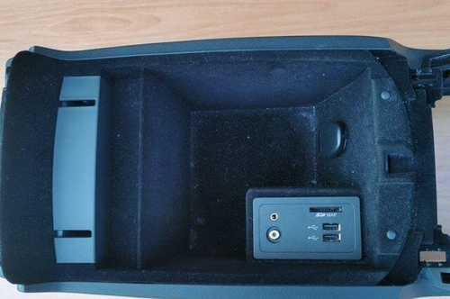 Ящик центральной консоли Infiniti Q50 V37