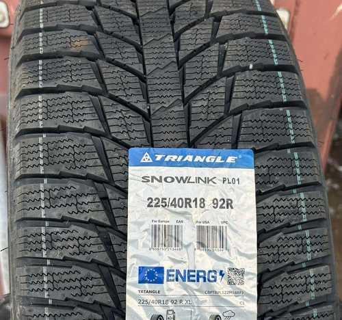 Triangle PL01 225/40 R18 92R