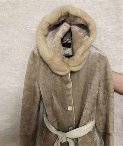 Шуба мутоновая с капюшоном