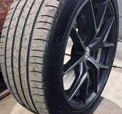 Kumho Ecsta HS51 235/45 R18