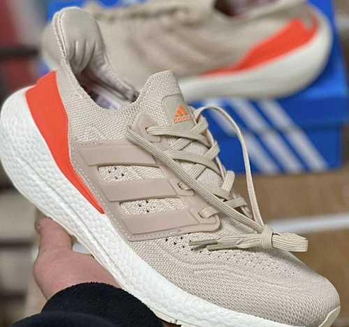 Крутые беговые кроссовки Adidas Ultraboost 21