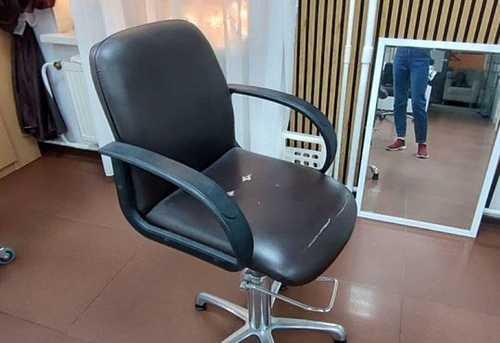 Офисный стул / парикмахерское кресло