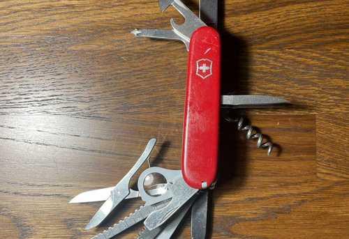 Нож Victorinox с лупой