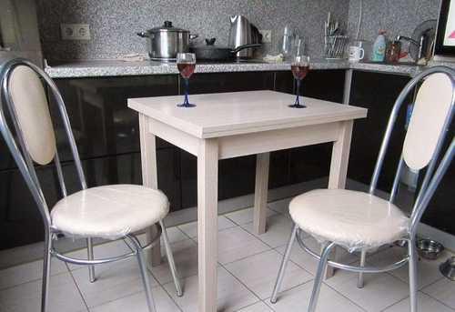 Кухонный стол раскладной и 2 стула
