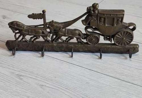 Вешалка-карета с лошадьми из латуни